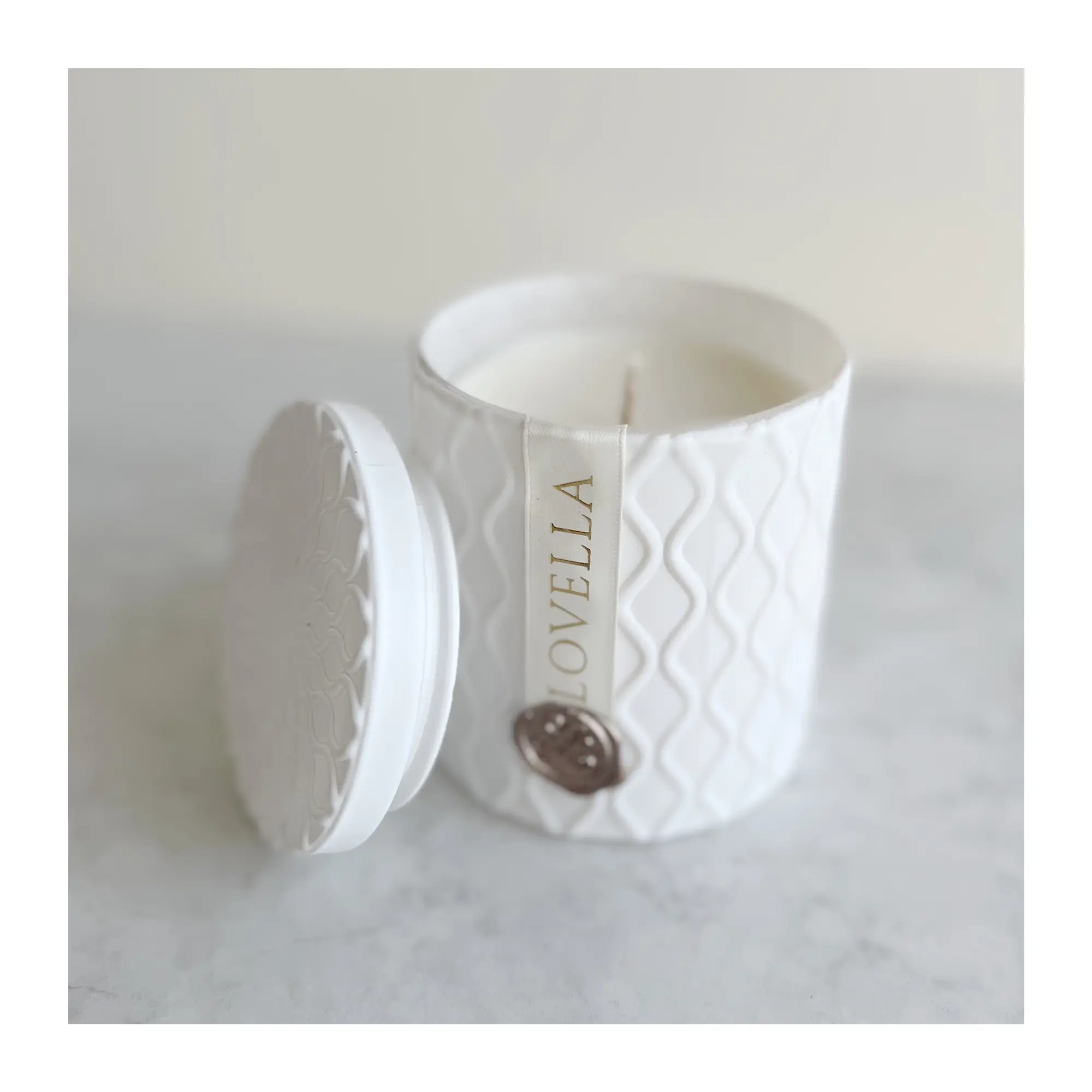 Lovella Amber Sandalwood Candle - LOVELLA